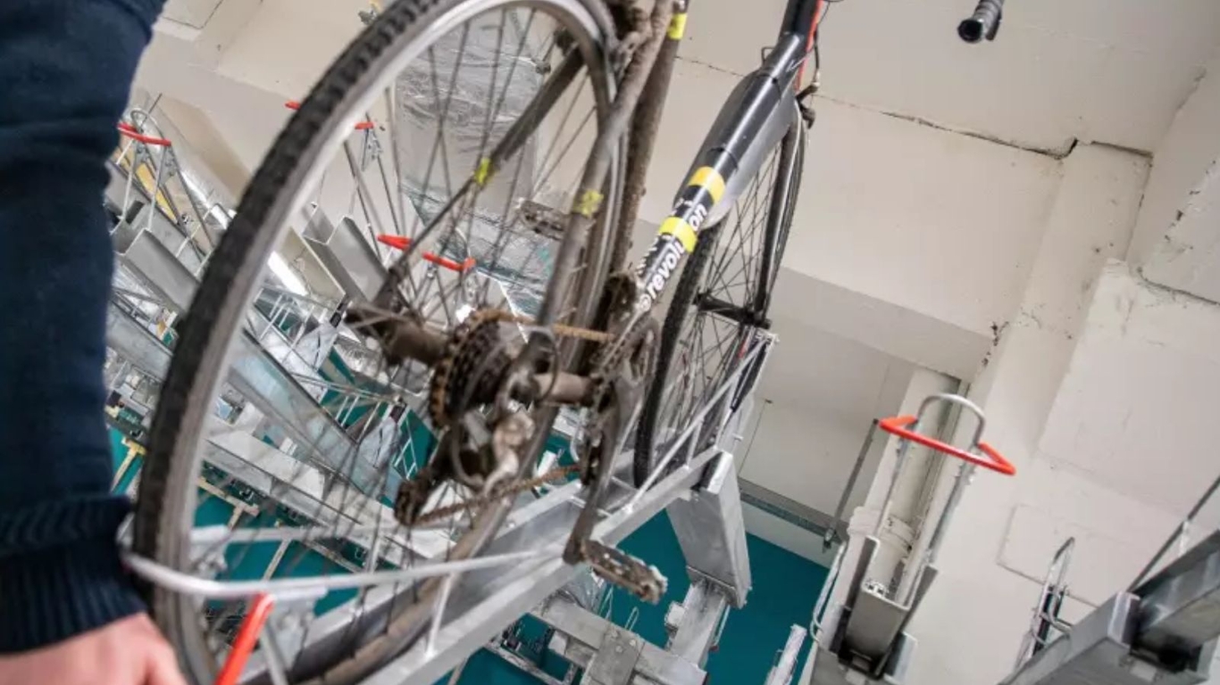 Everything you need to know about the BDS two tier bike racks - Bike ...